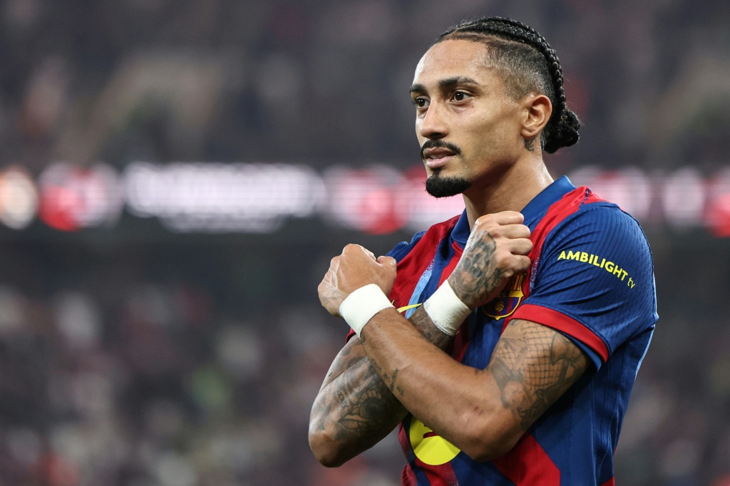 Barca's Flick hails 'unbelievable' Raphinha mentality - Soccer America